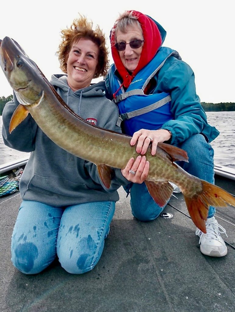 Hayward Wisconsin Fishing Guides - Chuck Roehl - Professional Fishing ...